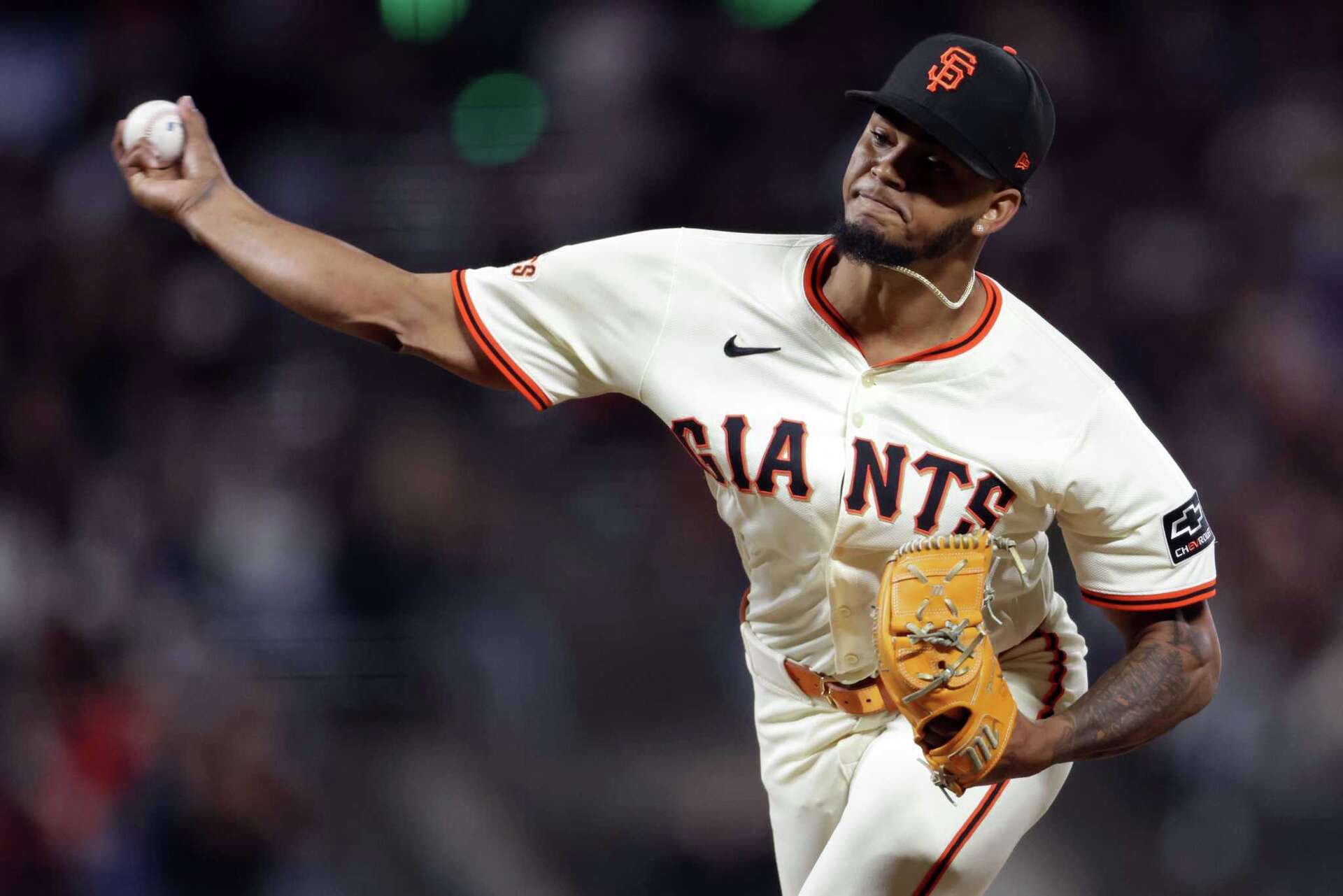 Giants trade Camilo Doval to Yankees, Mike Yastrzemski to Royals