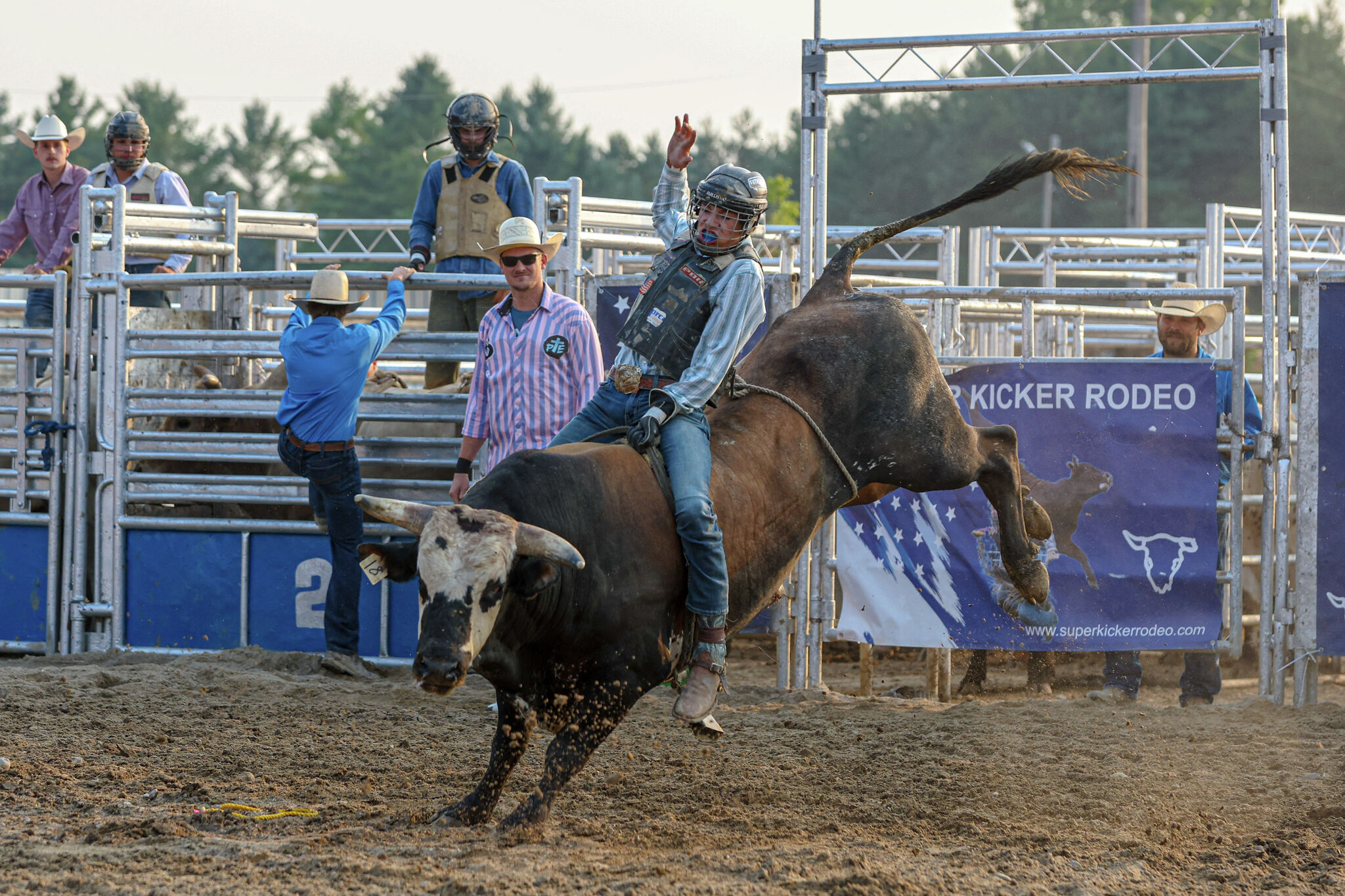 Huron Community Fair patrons enjoy bull riding, rodeo