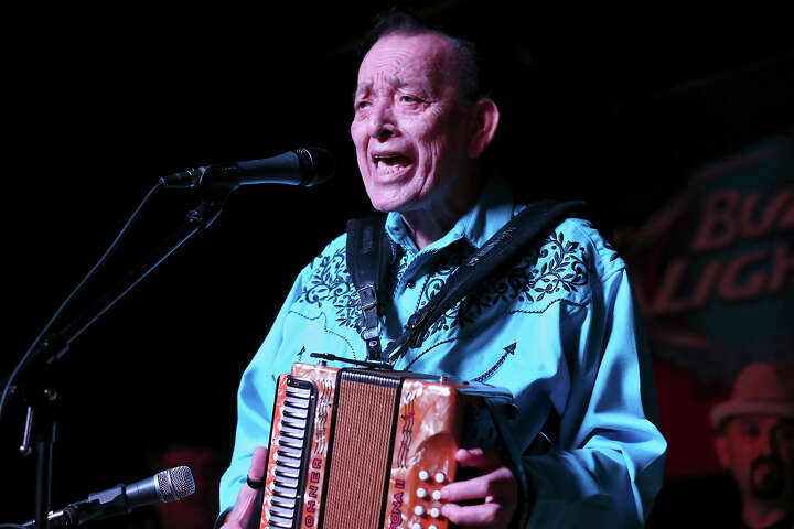 Flaco Jimenez, legendary Tejano accordionist, dies at 86