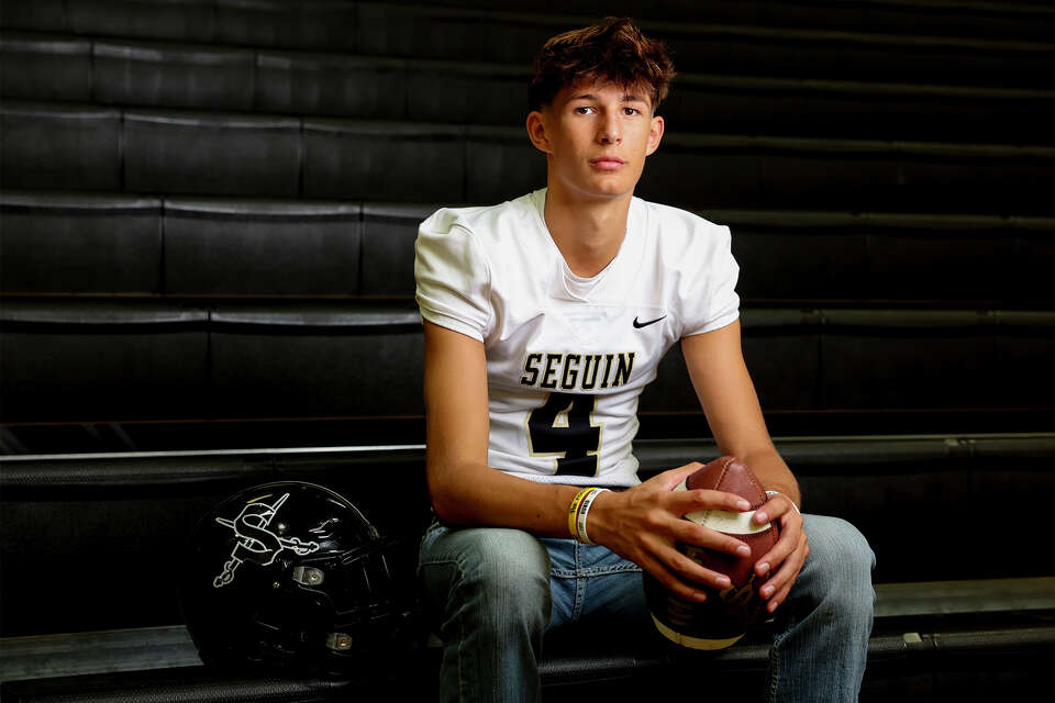 Seguin's Corey Dailey grows into role as Matadors' quarterback
