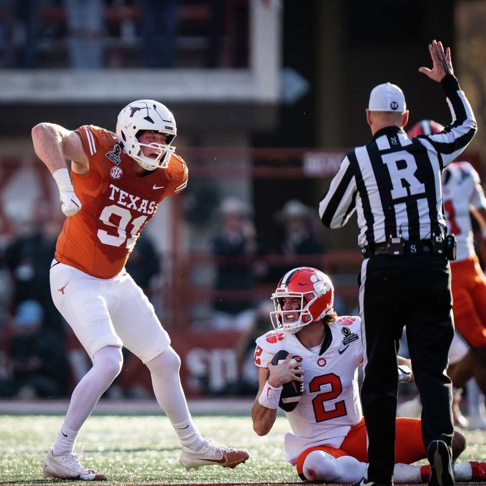 Ethan Burke: Texas DE ready for more memories after big play vs Aggies