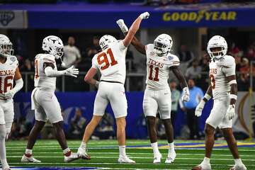 Colin Simmons: Texas football edge ready to rush at school sack record