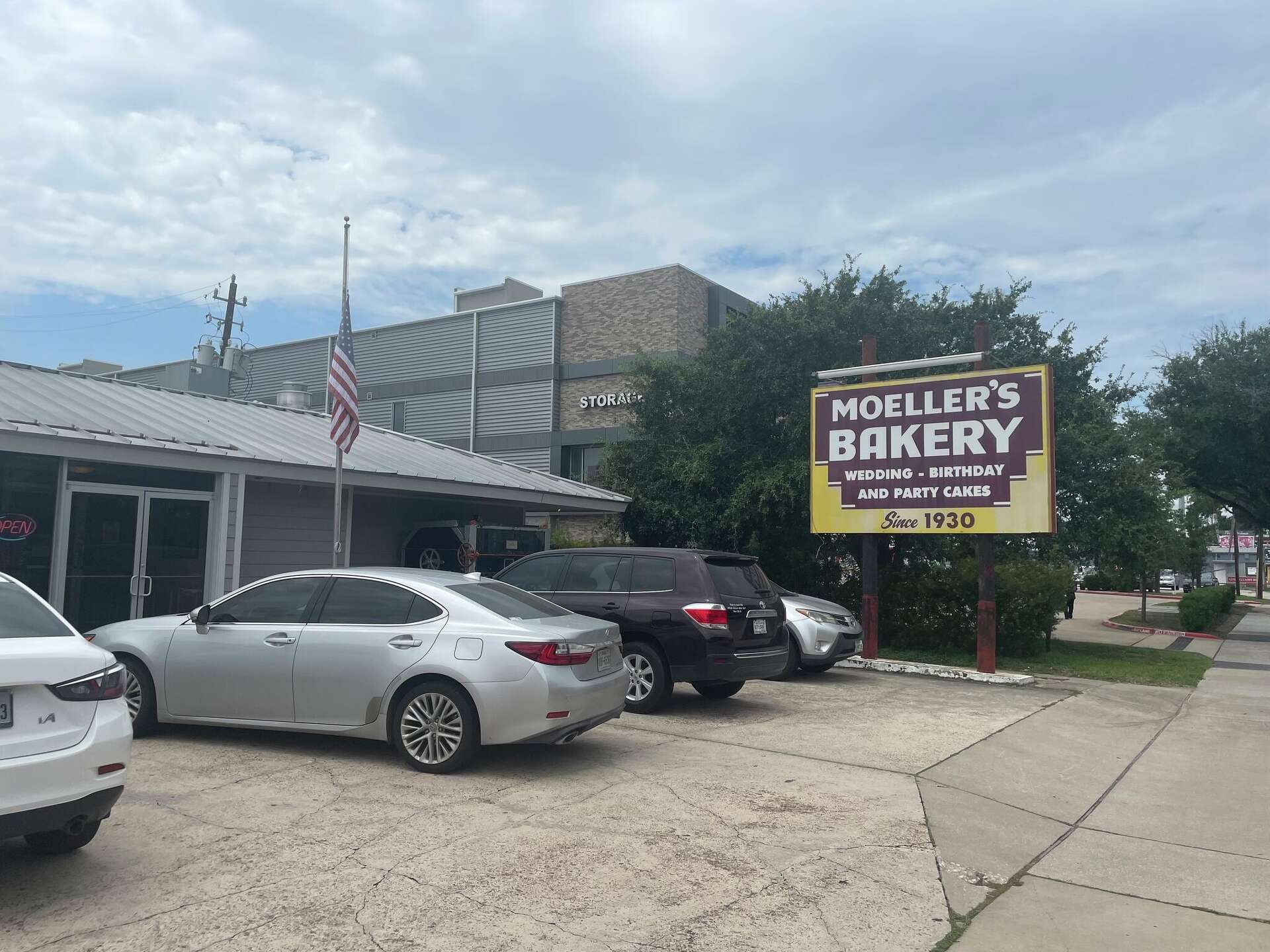 Thieves hit Houston's oldest bakery ahead of 95th birthday