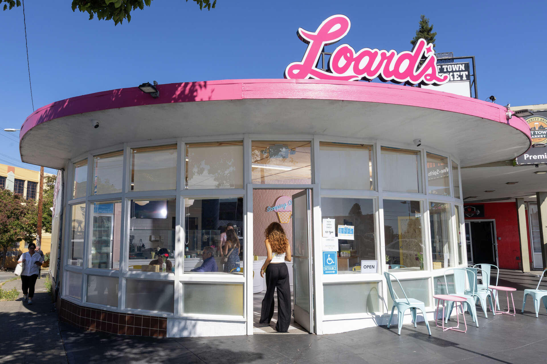 Legendary ice cream shop remains a Bay Area hit after 75 years
