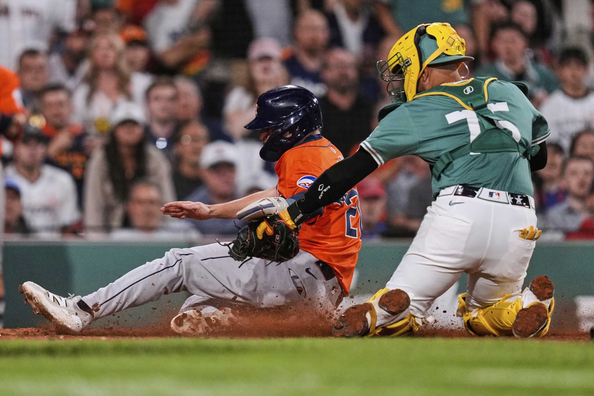 Houston Astros' bats shut down in 10-inning loss to Boston Red Sox