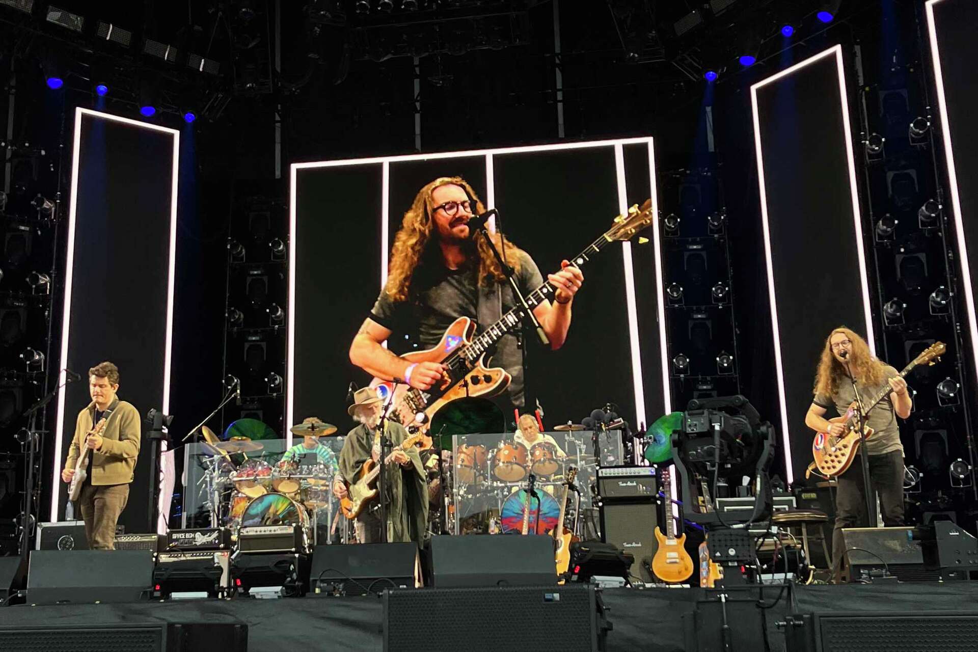 Review: Dead & Company starts Grateful Dead’s 60th on a subdued note