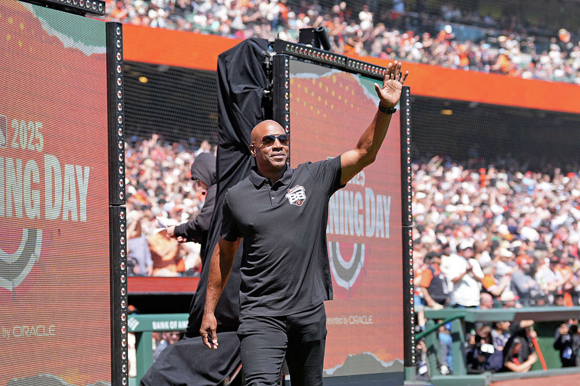 SF Giants, 49ers legends make epic cameo at Morgan Wallen concert