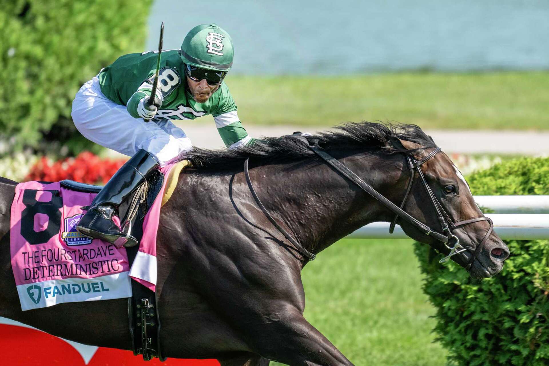 Aqueduct horse racing set to resume Thursday after jockey walkout