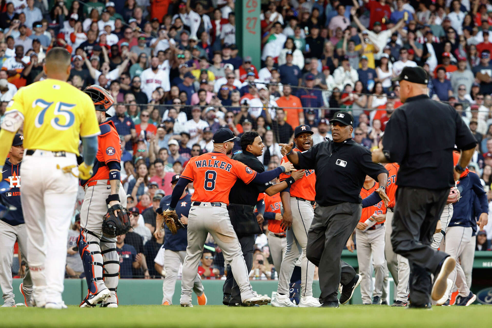 NESN's Will Middlebrooks talks Astros' sign-stealing during fracas