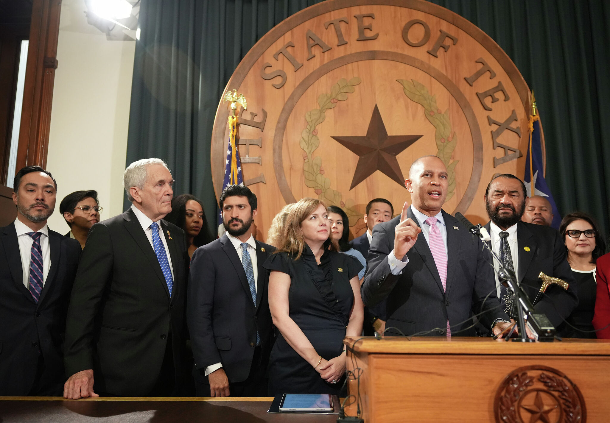 Texas Democrats tell Abbott 'come and take it' over quorum threat