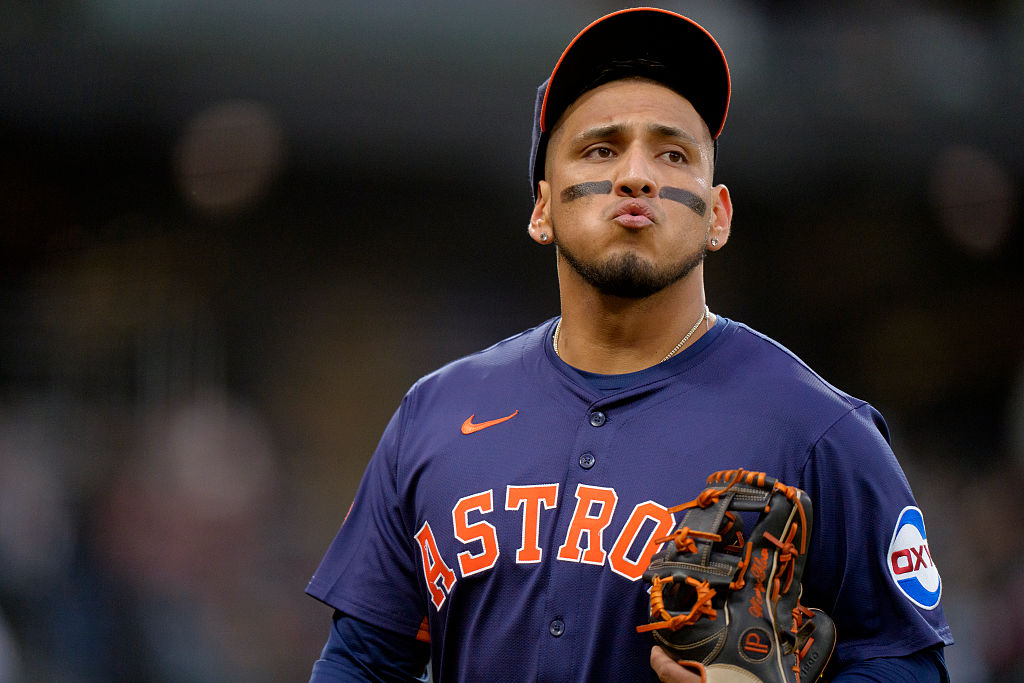 Isaac Paredes chooses rehab, not surgery; could return this season