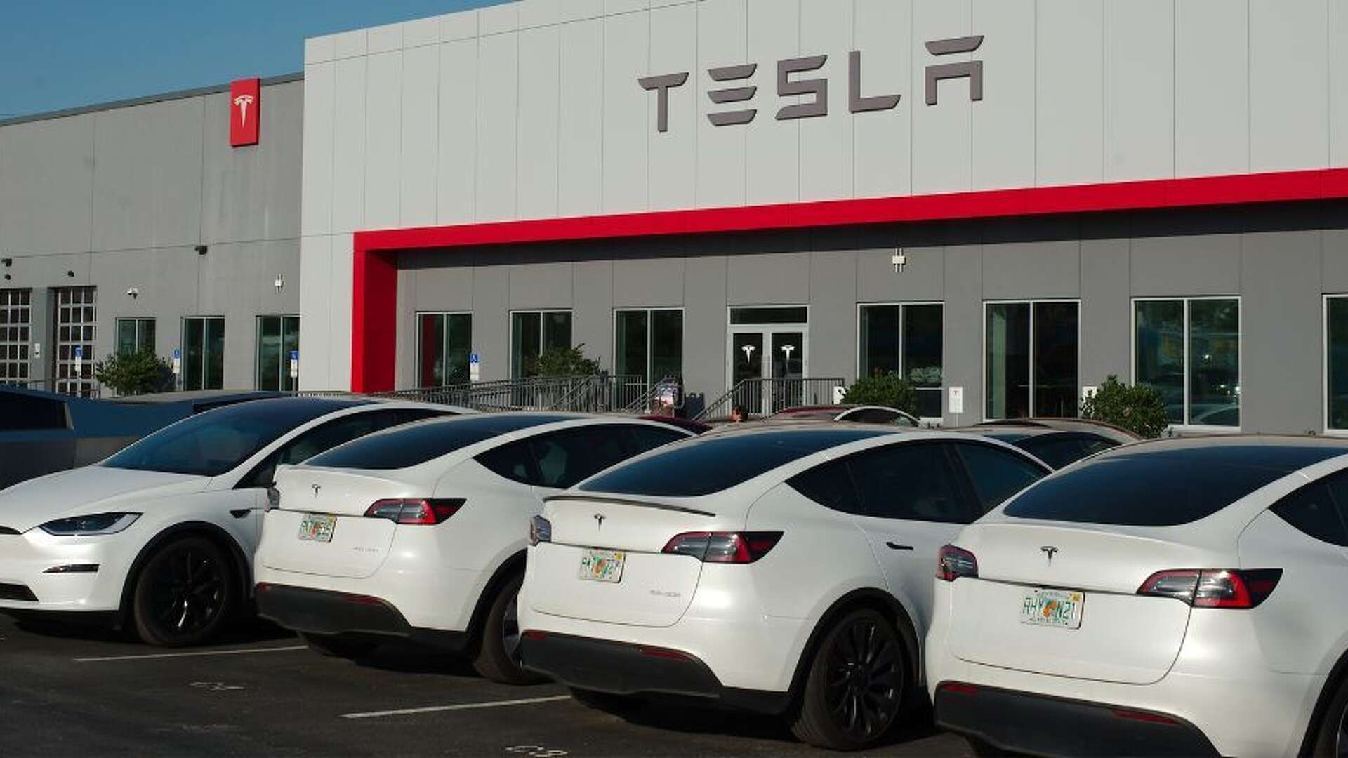Tesla Hit With $243 Million Verdict in Fatal Autopilot Crash Trial