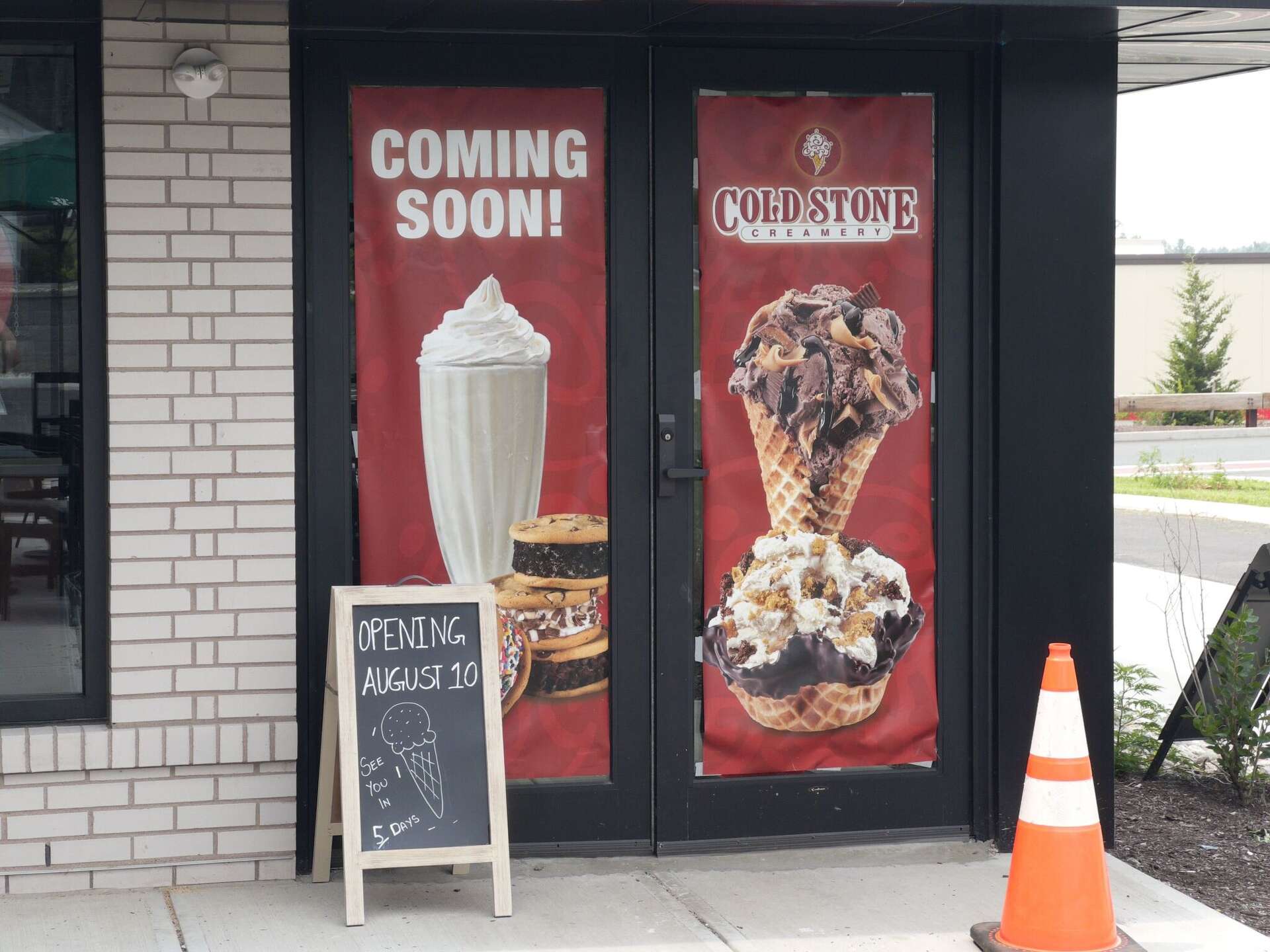 South Windsor Cold Stone Creamery sets opening date