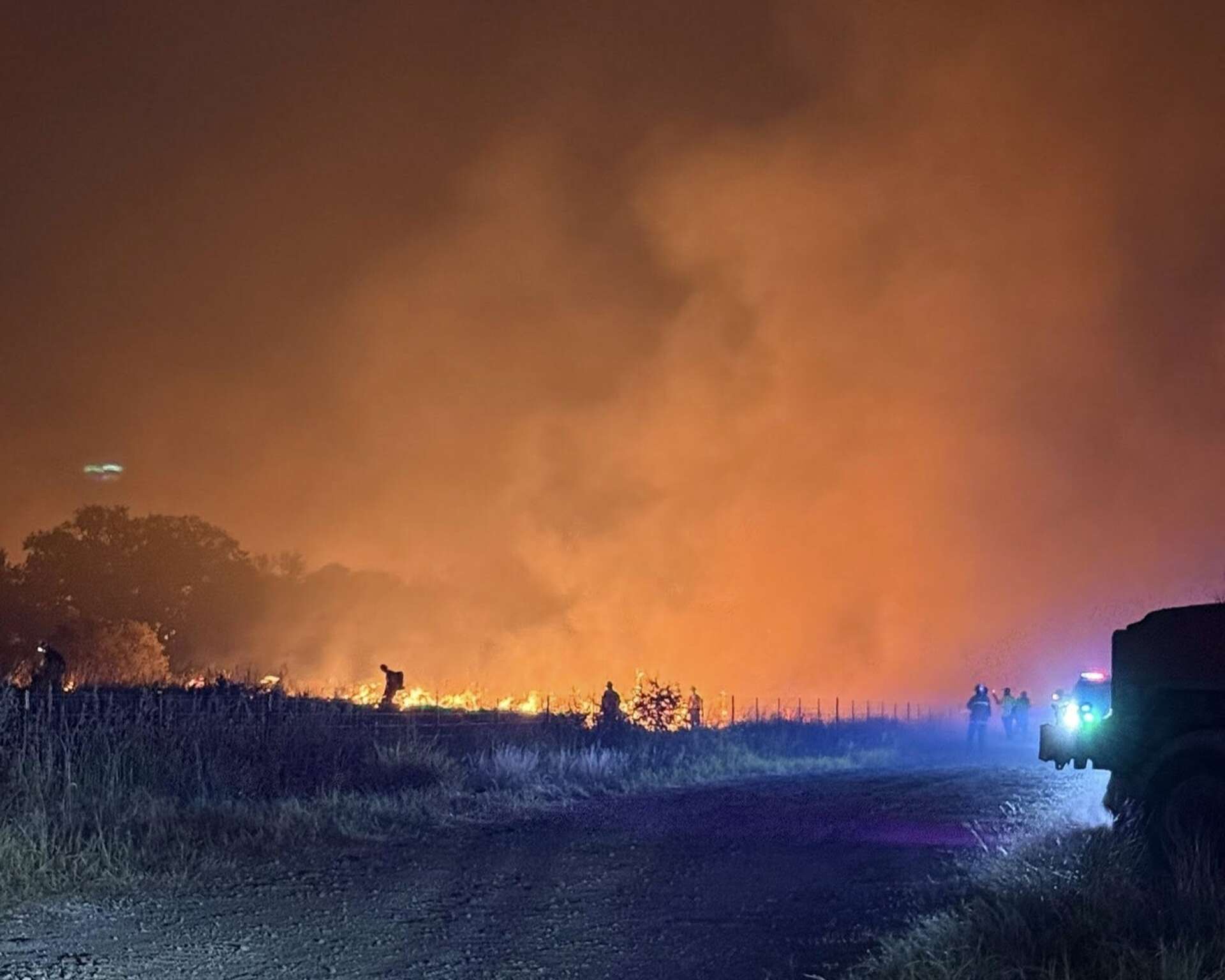 South Bexar County brush fire burns 262 acres; 29 evacuated