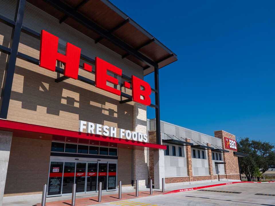 H-E-B near UTSA open for business with over 400 jobs