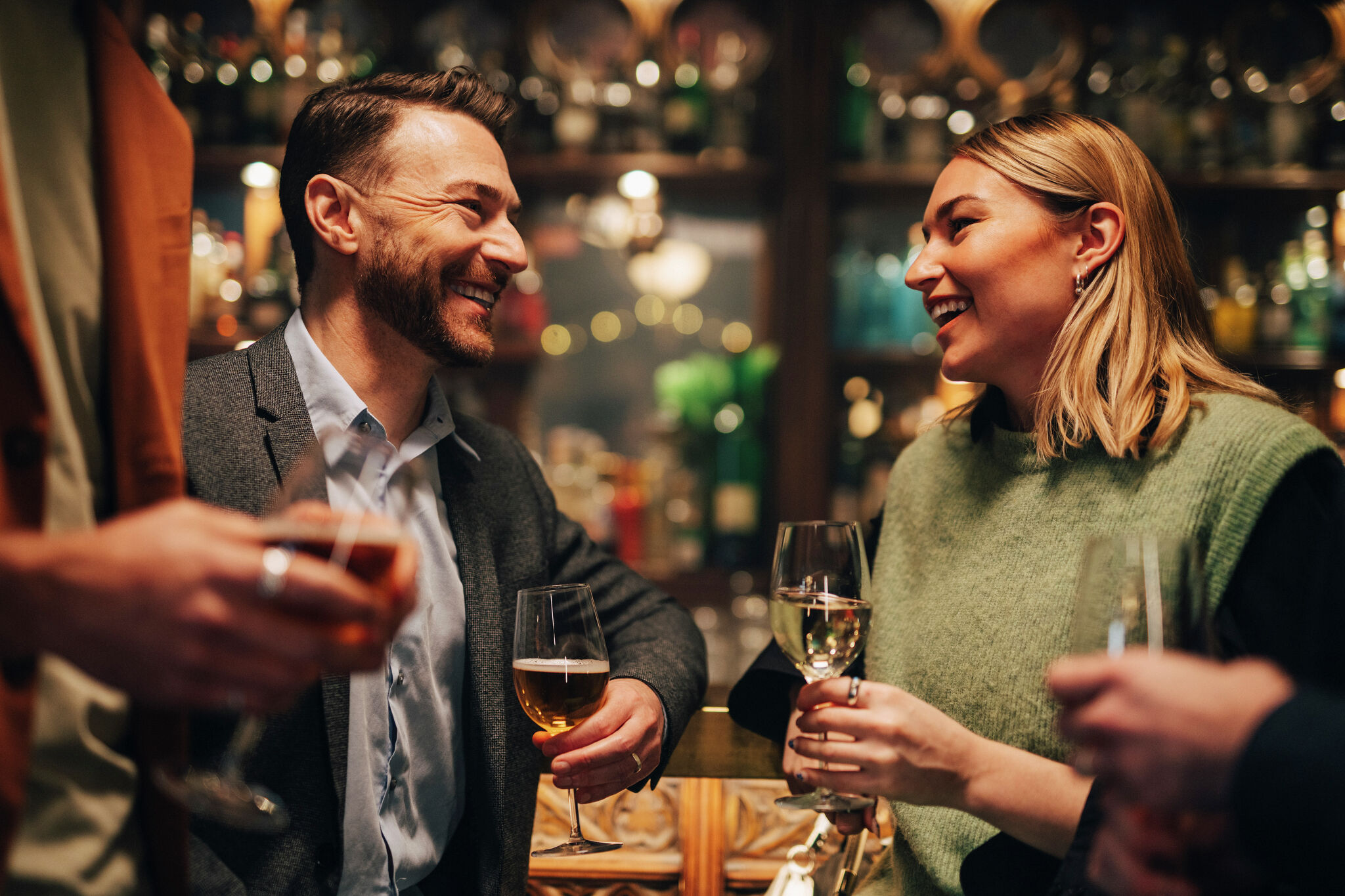 Bar hours comparison as Alton weighs ending late-night liquor license