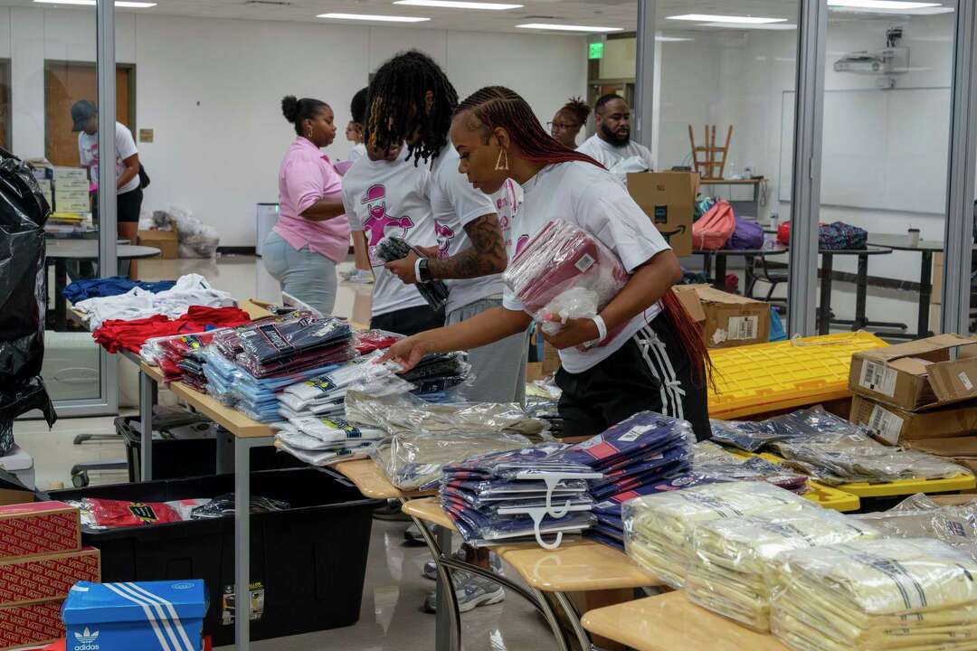 HISD is aiming for up to 10 school closures, Mike Miles says