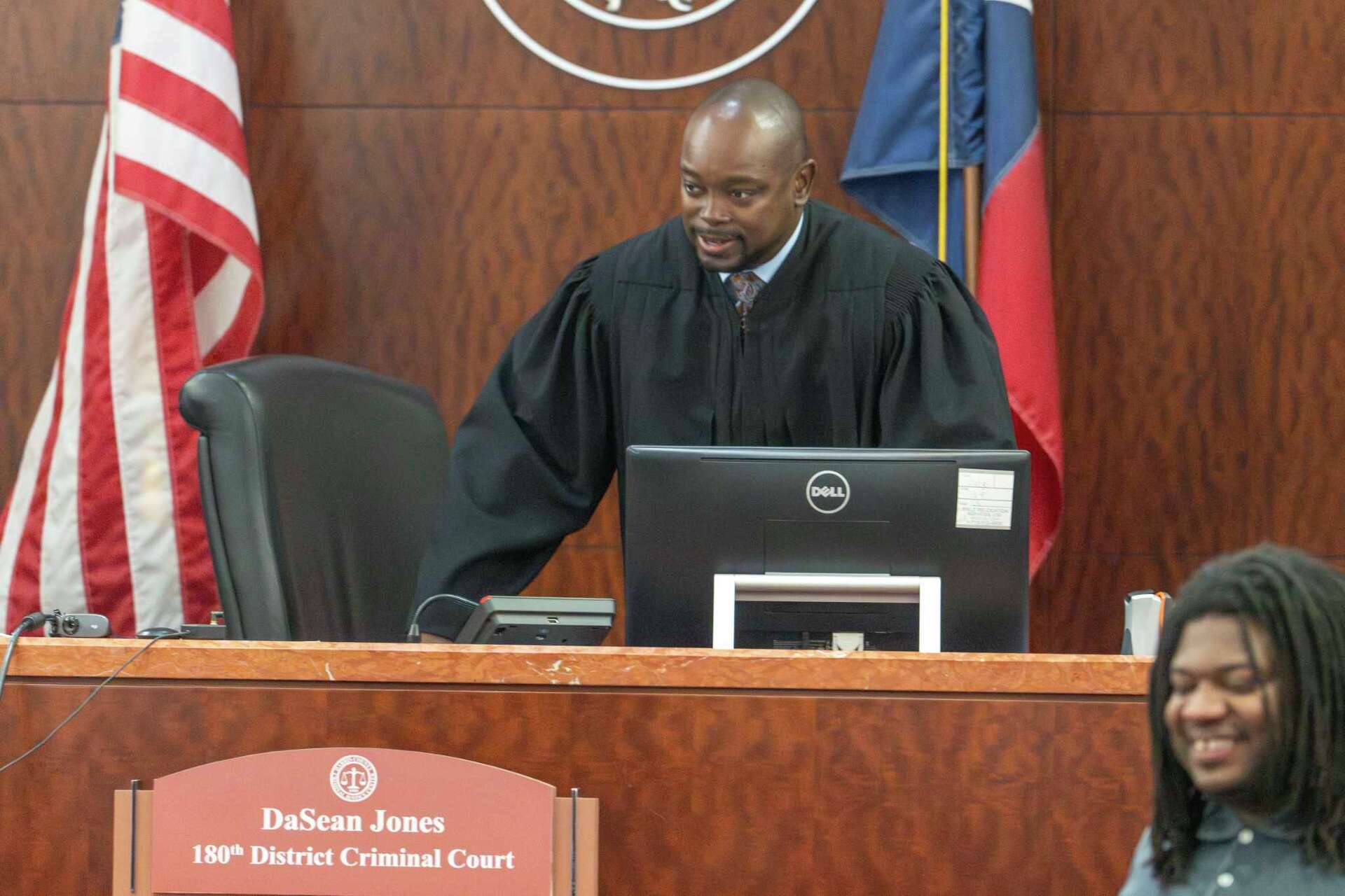 DaSean Jones plans to resign from Harris County felony court