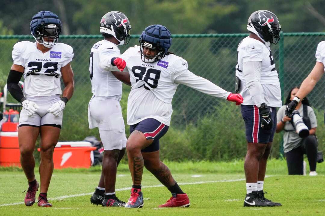 Houston Texans' offensive line shows improvement in first scrimmage
