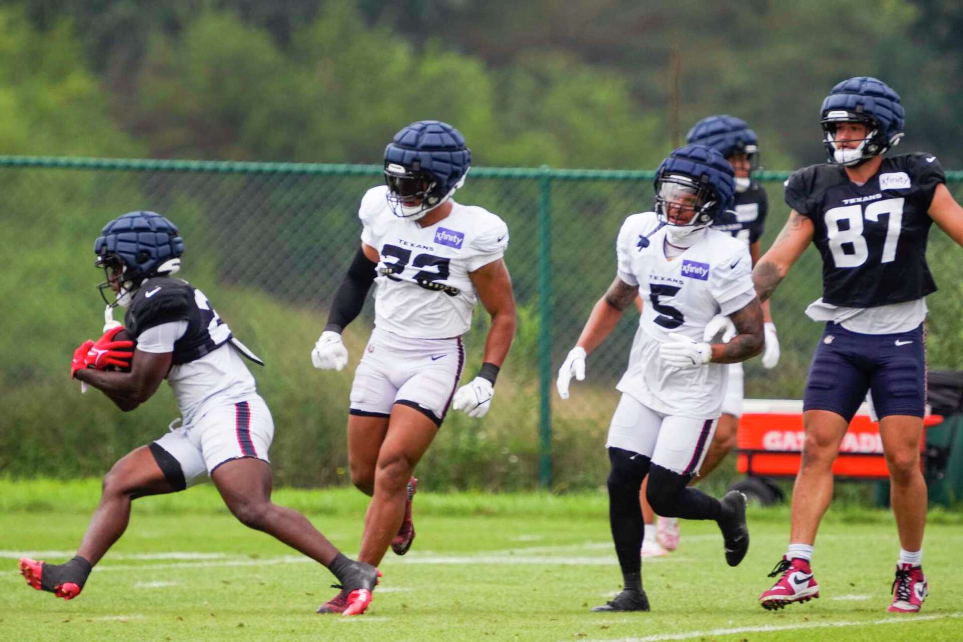 Houston Texans' offensive line shows improvement in first scrimmage