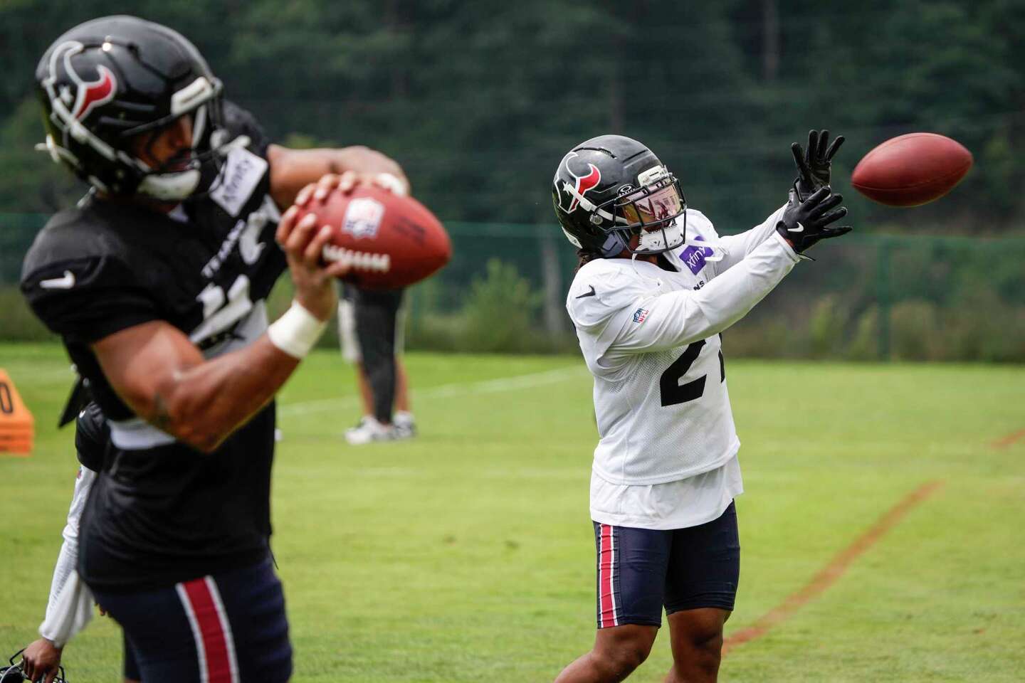 Houston Texans' offensive line shows improvement in first scrimmage