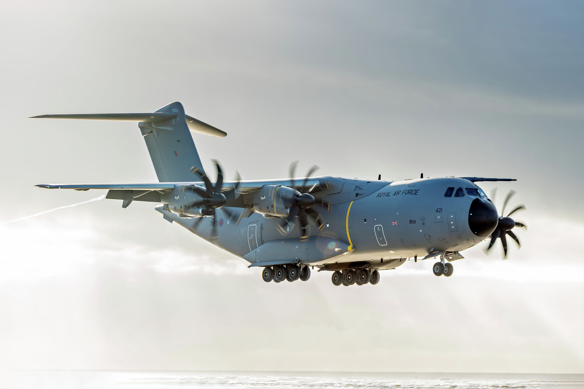 Unusual military aircraft flies between California and Arizona