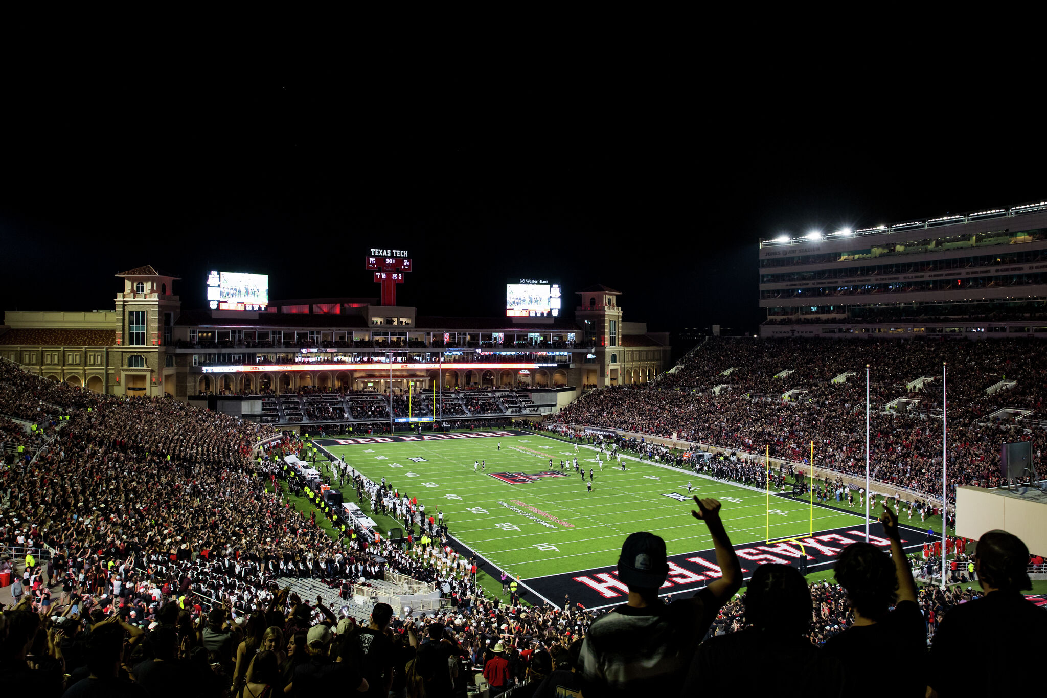 Texas Tech lands five-star edge rusher, beating out Georgia