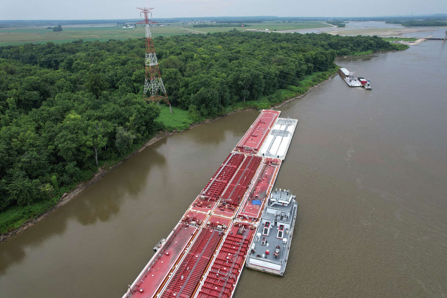 NTSB report reveals Mississippi River helicopter-barge crash details