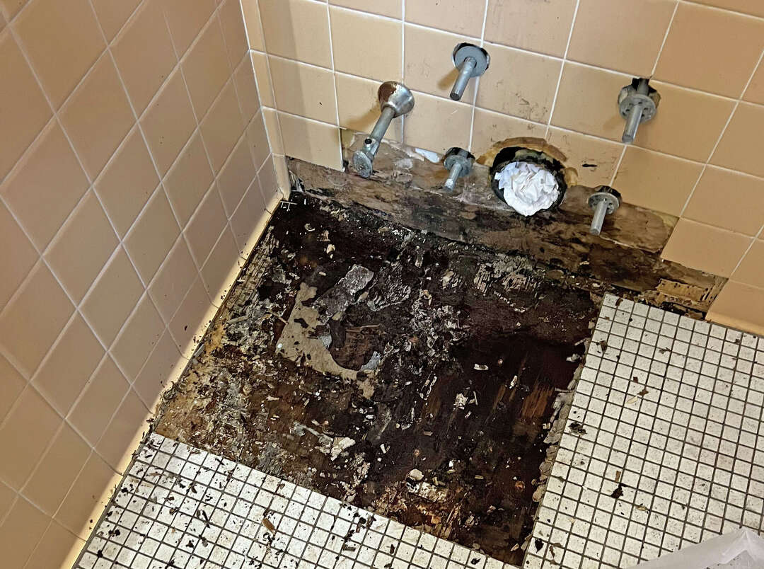 Russell Library reignites funding questions in Middletown