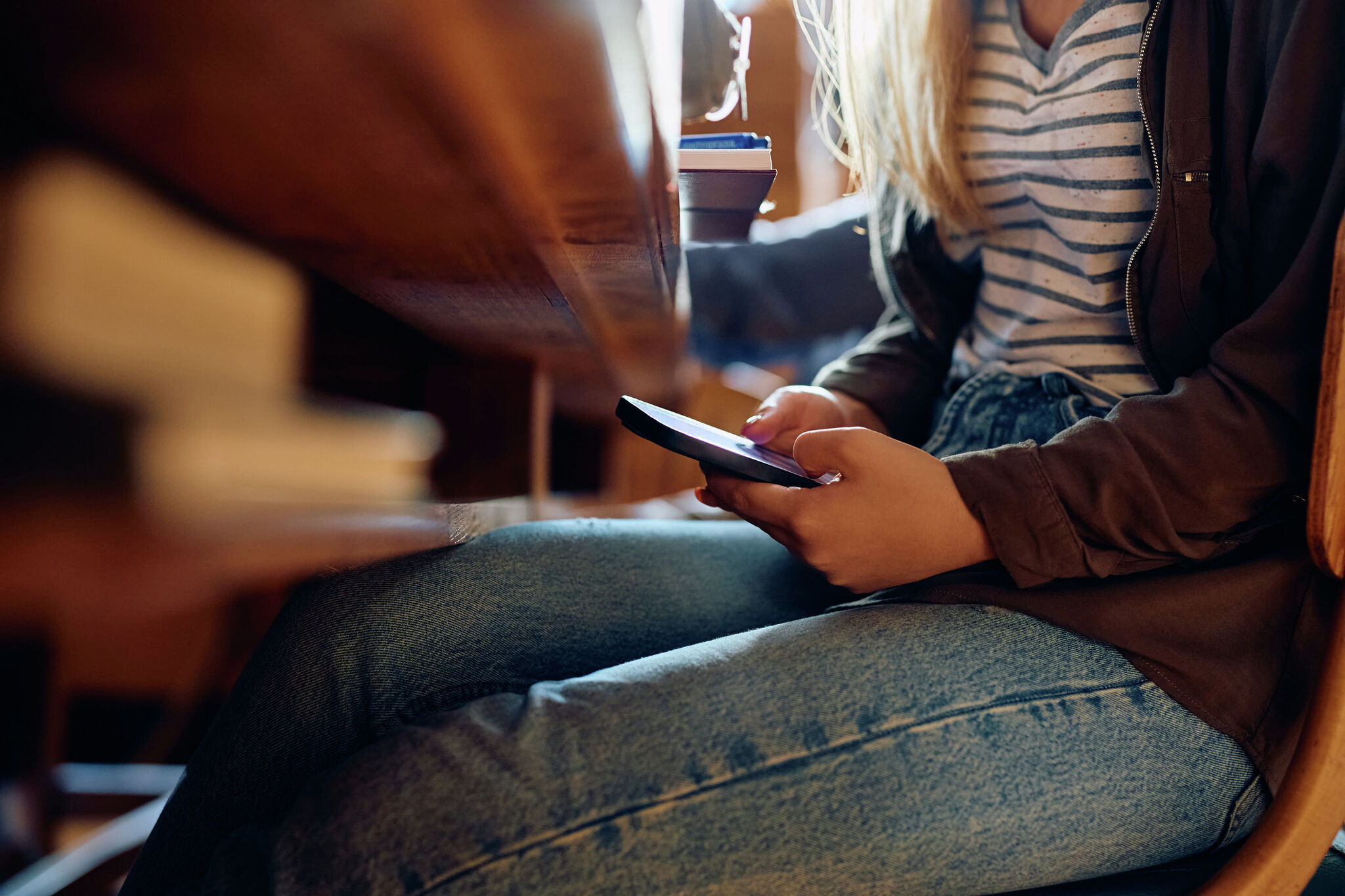 Districts sound alarm over new Texas cellphone ban in schools