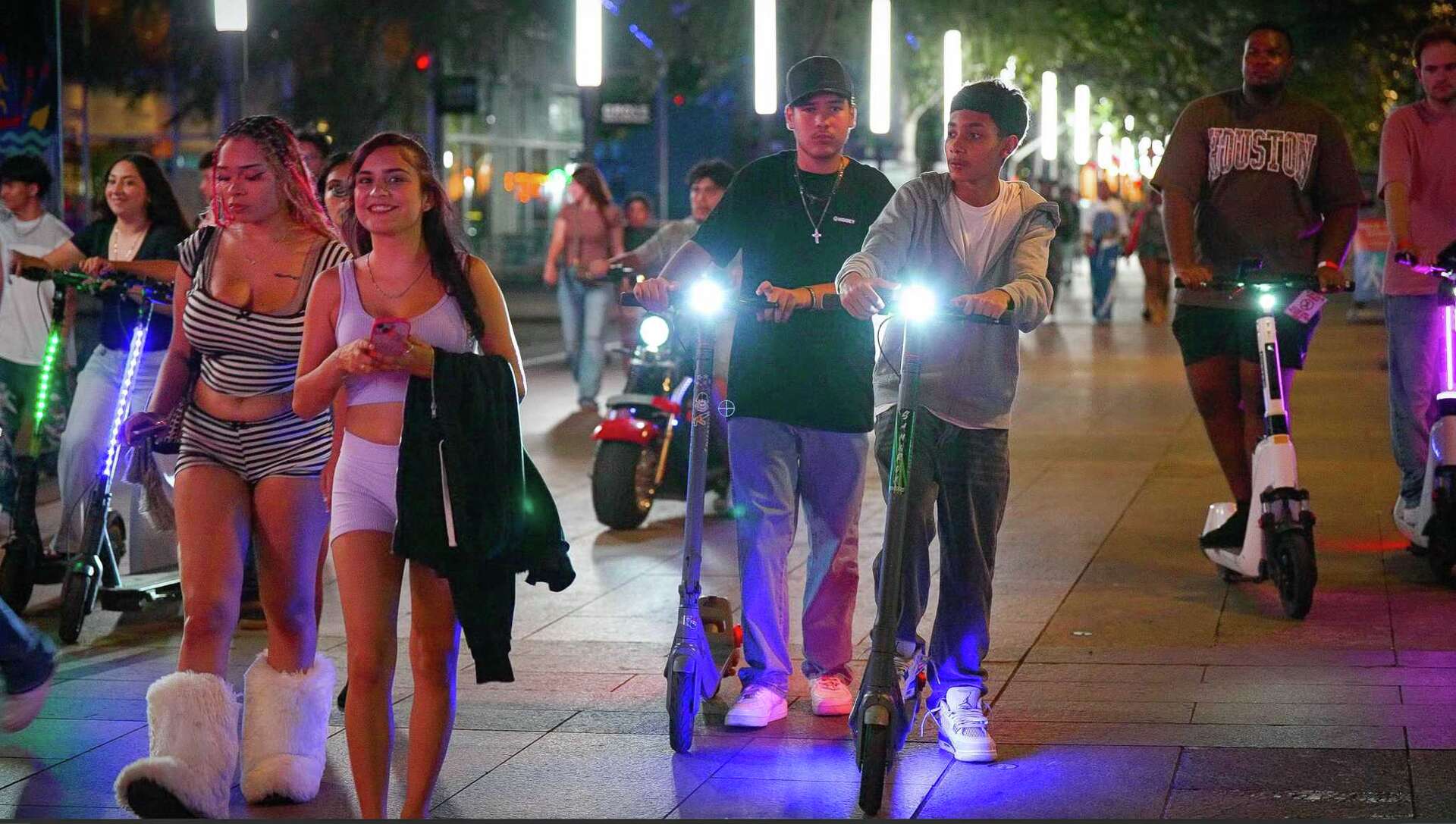Houston scooter curfew shows safety gains, business owners push back