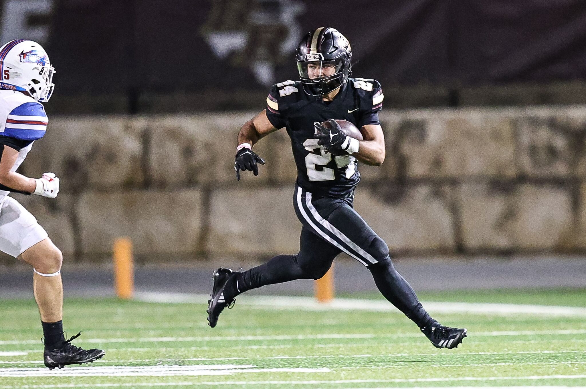 UIL football: 23 Austin-area football players flying under the radar