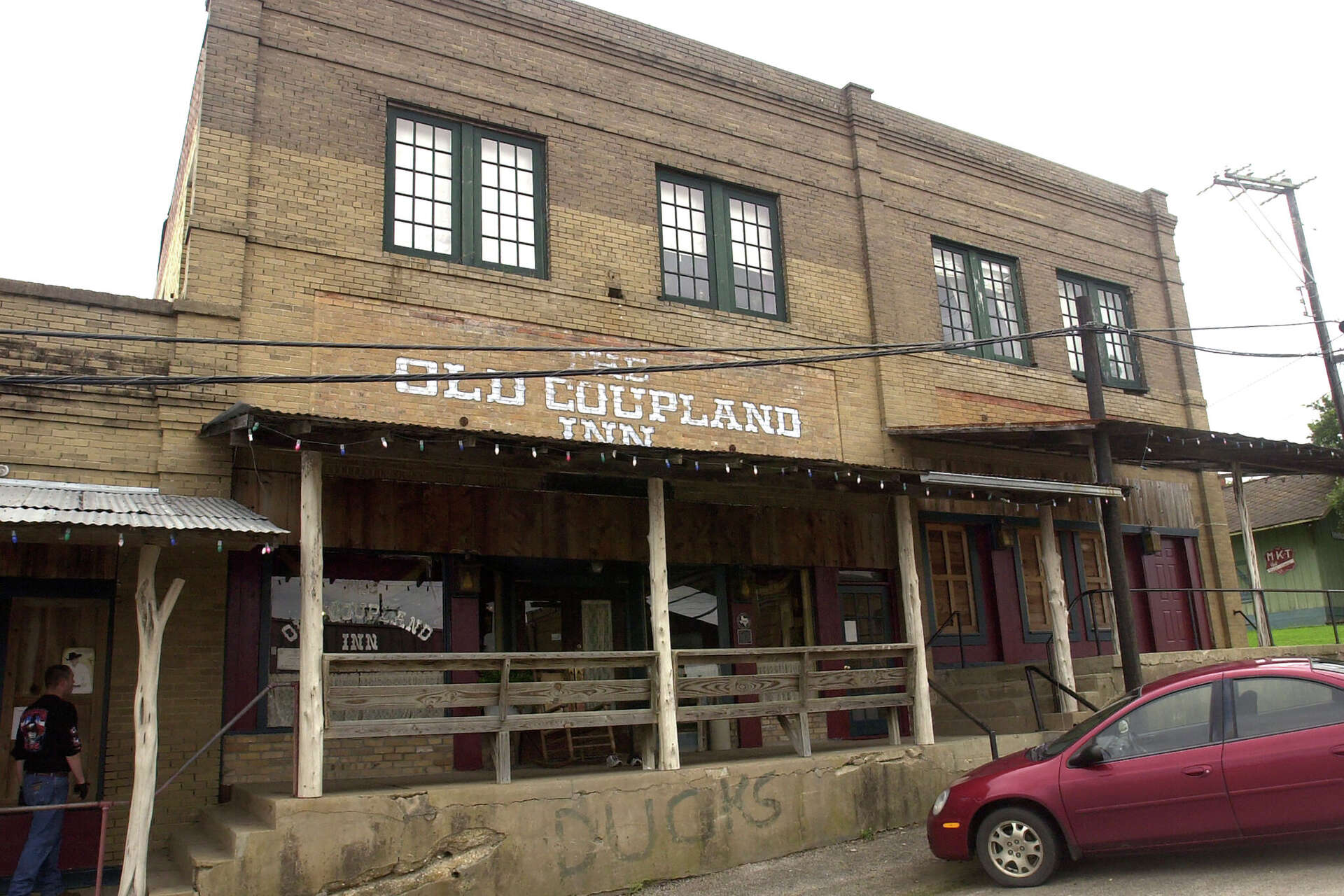One of Texas' oldest dancehalls is closing after 121 years