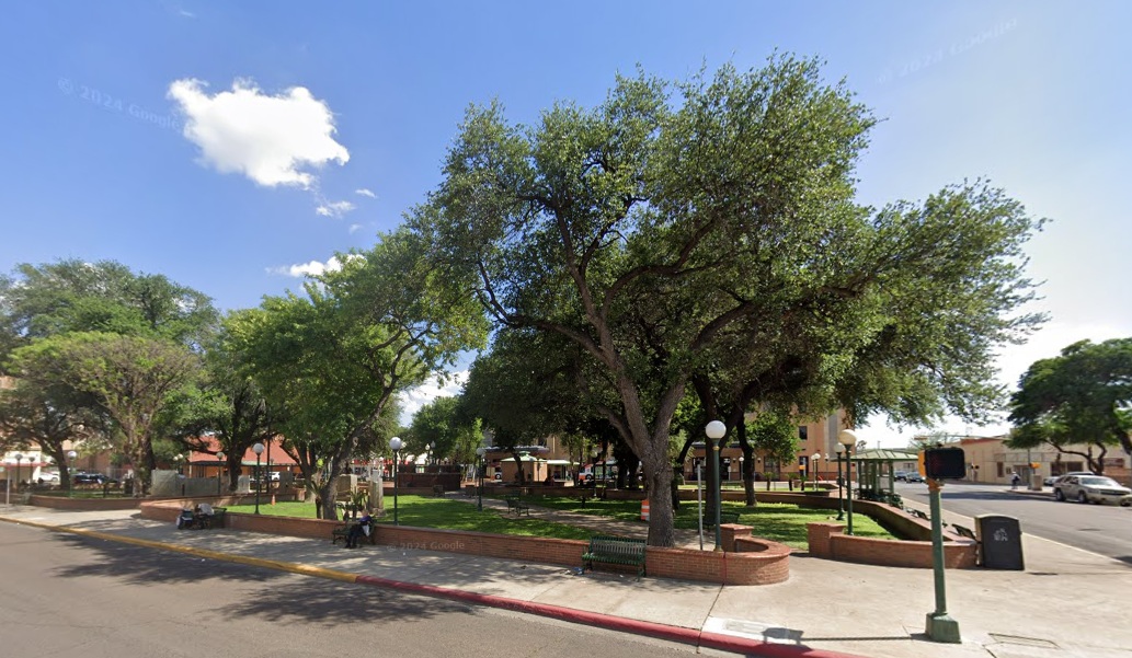 Fight between homeless men at Laredo plaza ends in stabbing
