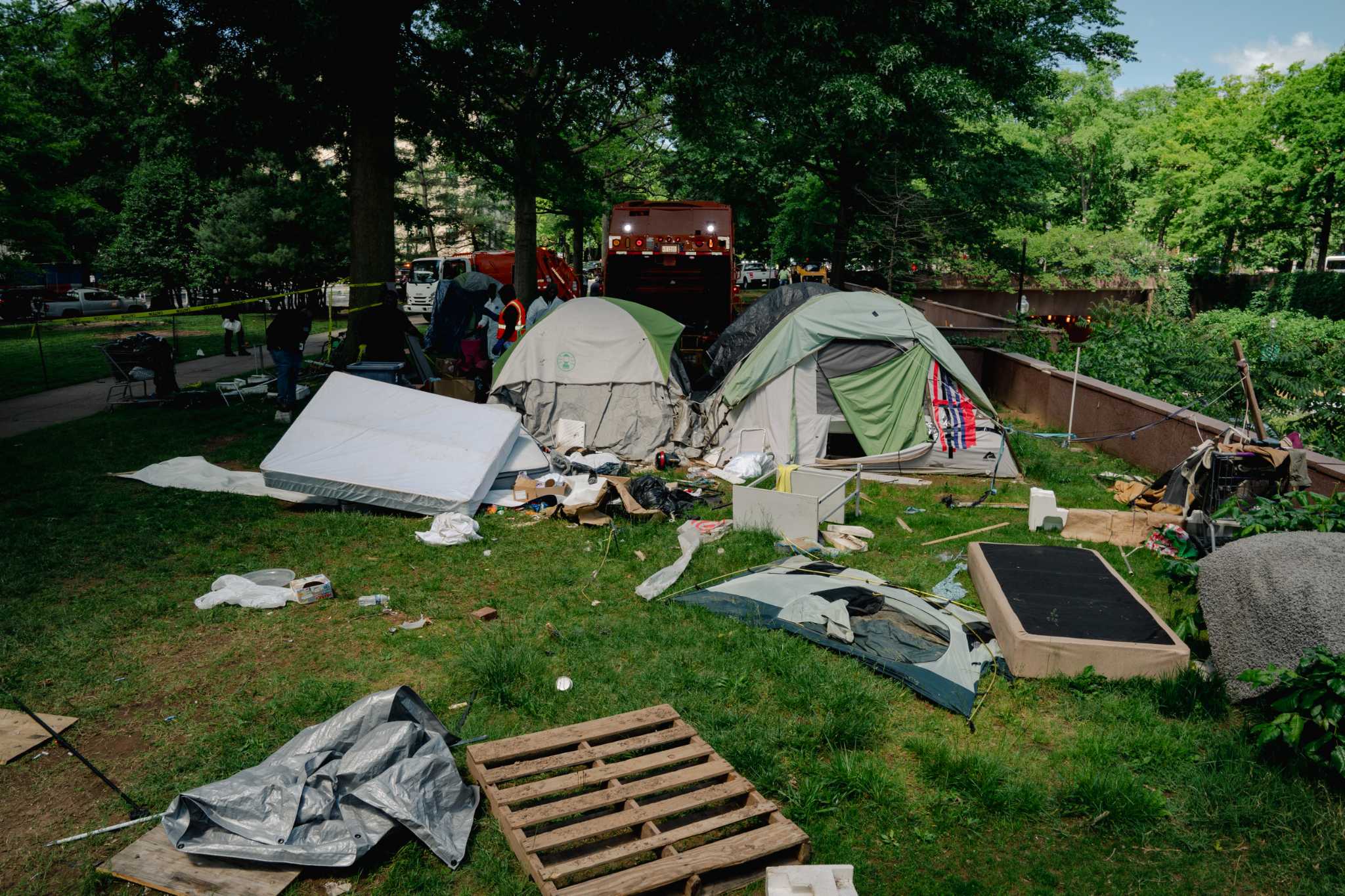 Opinion: Trump is removing crime, homelessness from his 'kingdom'