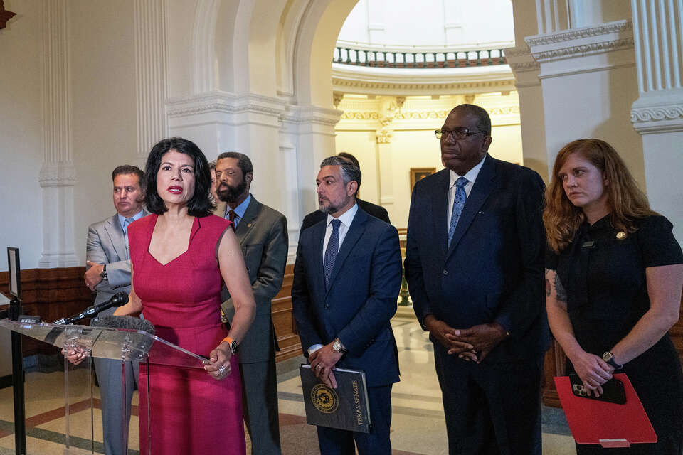 Texas Senate Democrats stage symbolic walkout to protest redistricting