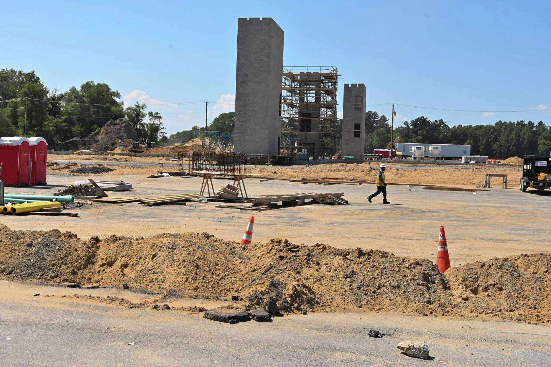 Here's what's going on at the Costco construction site in Guilderland