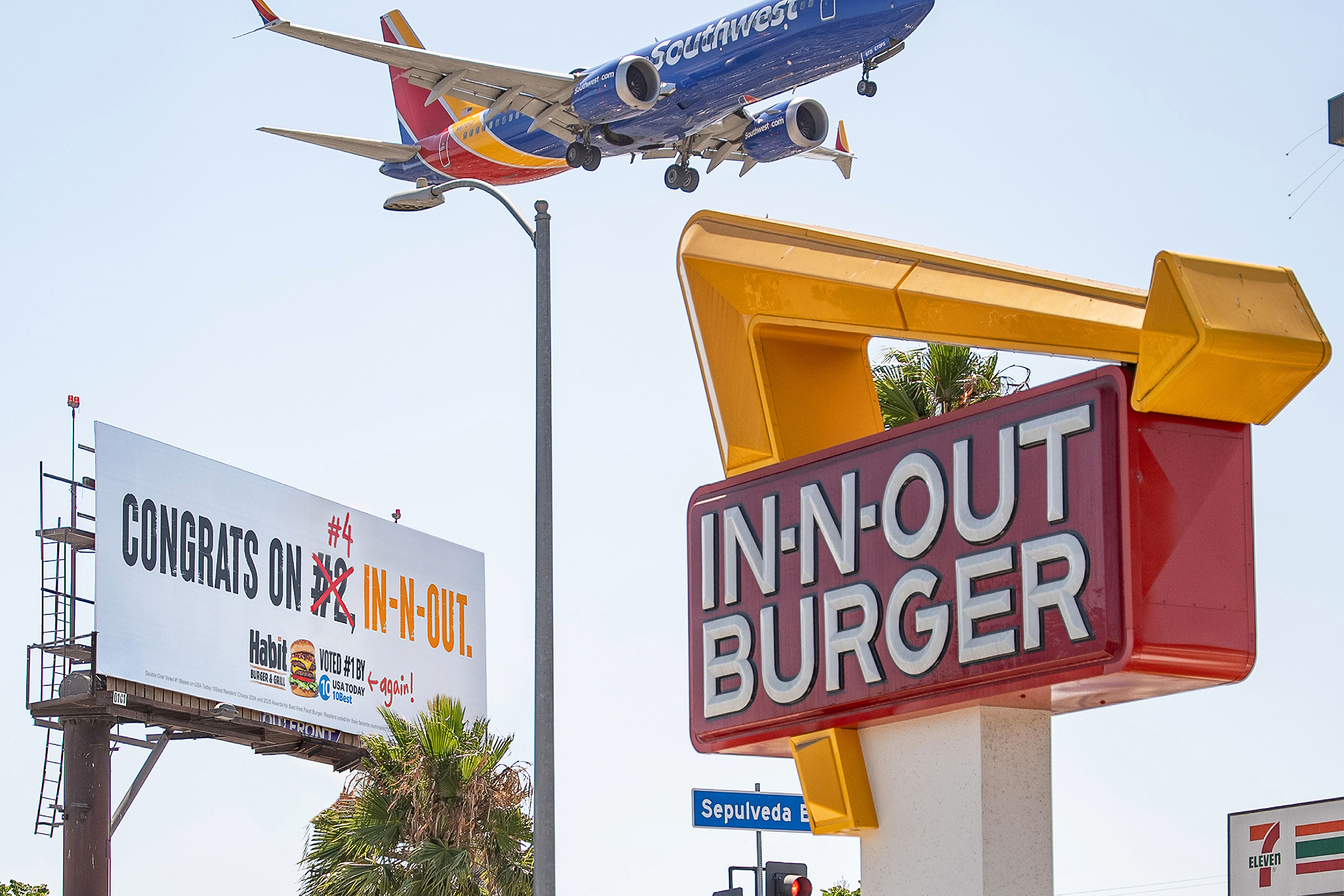 As In-N-Out falters, its biggest competitor ramps up the ridicule