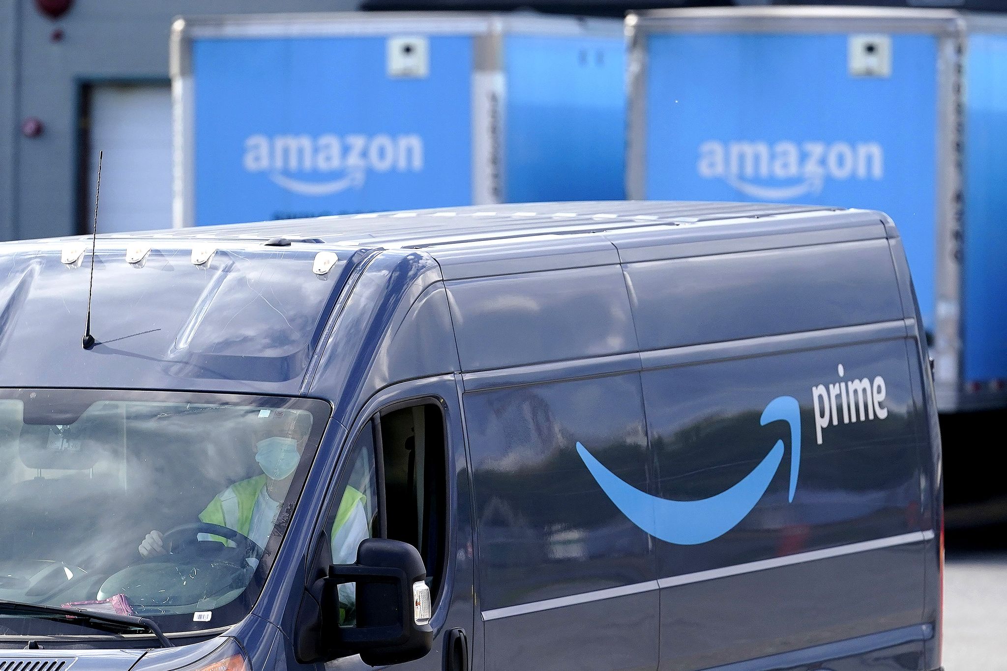 Amazon expands its perishable delivery service, putting pressure on ...