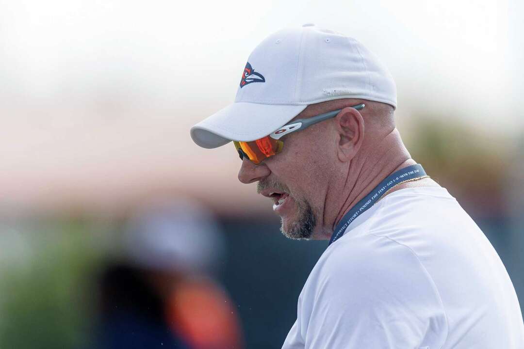 Why UTSA coach Jeff Traylor faces another conversation about future