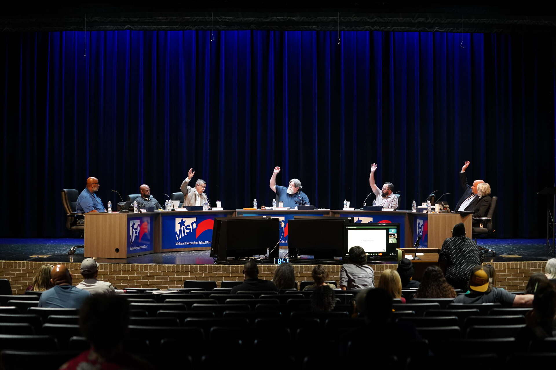 Midland ISD passes Lee renaming with narrow vote at divided meeting