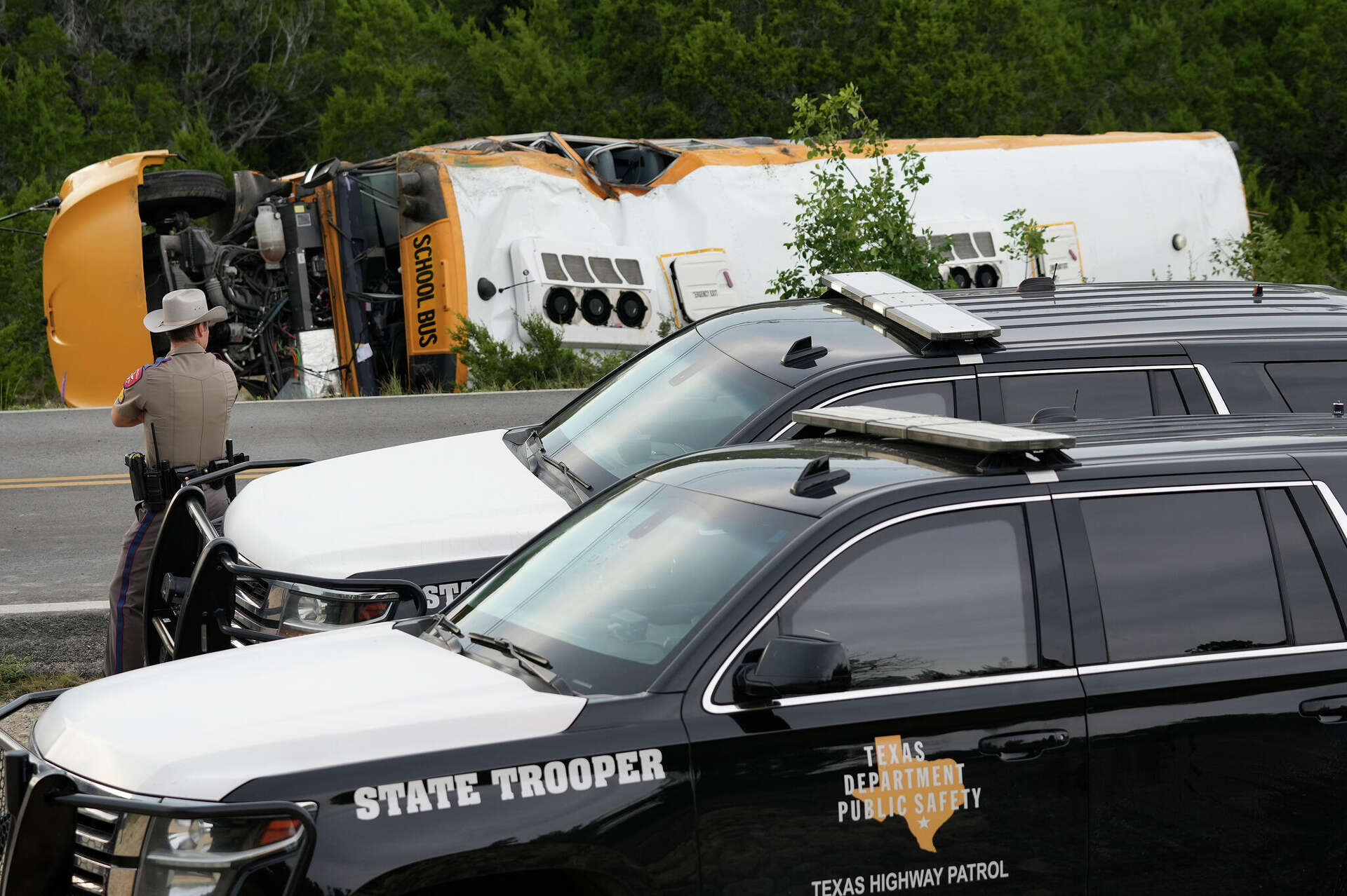 Leander school bus involved in rollover crash near Sandy Creek