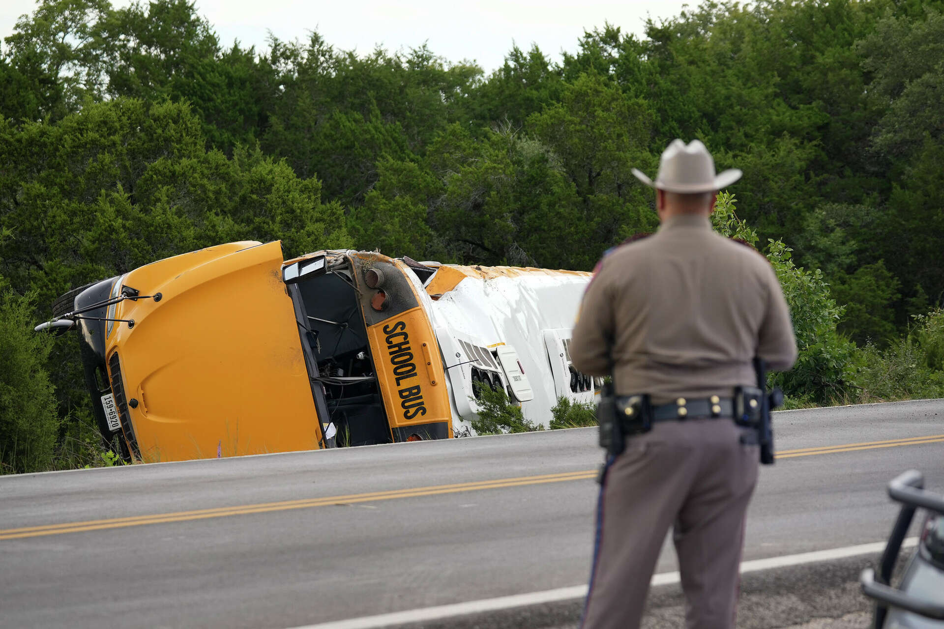 Leander school bus involved in rollover crash near Sandy Creek