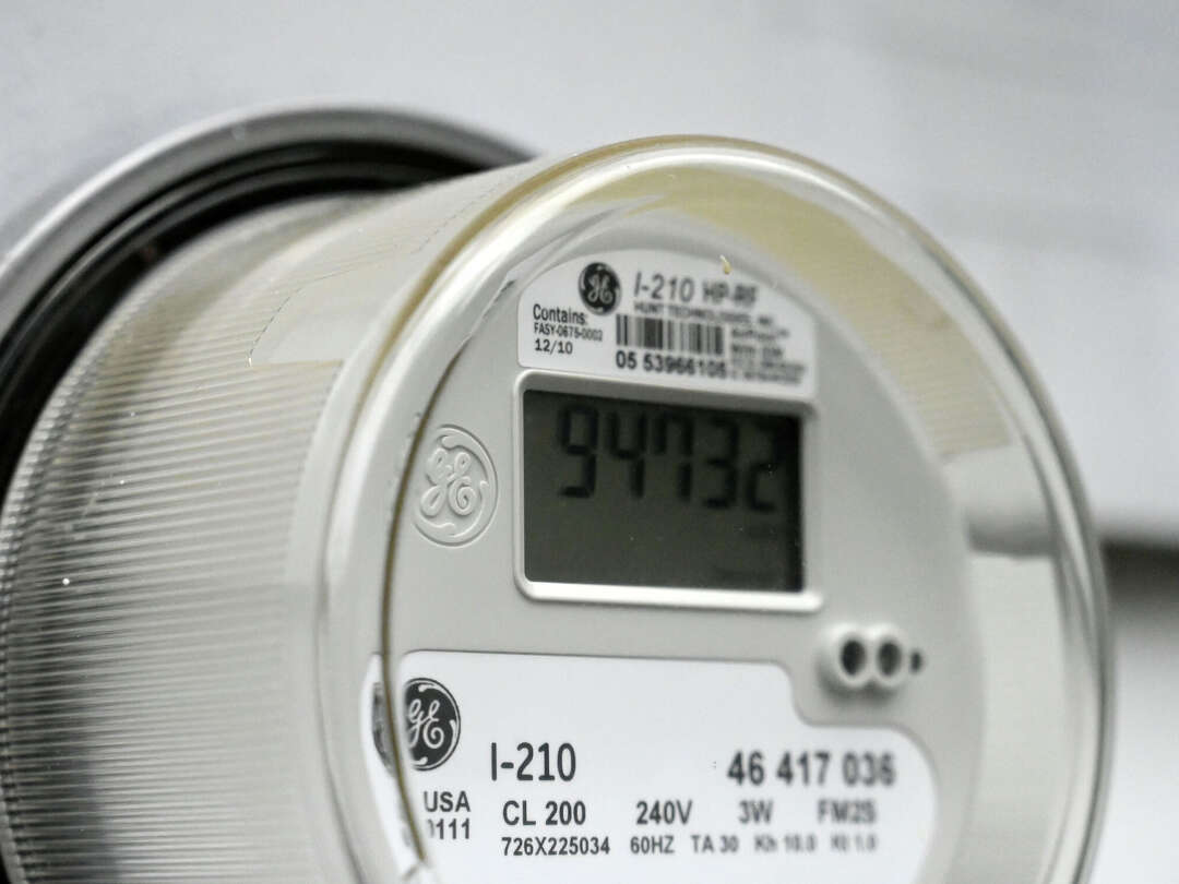 Connecticut regulators cut electric bills for UI, Eversource