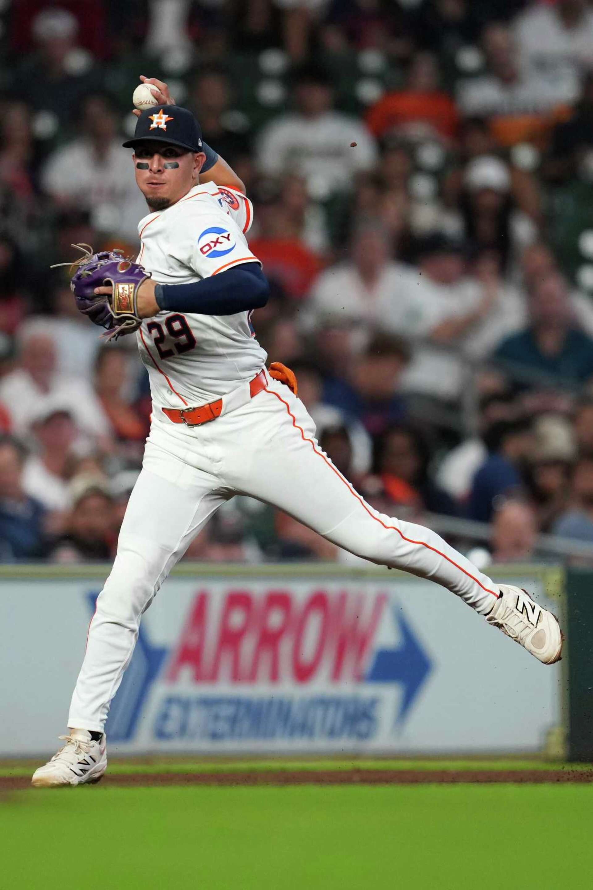 Astros pitchers' adjustments define a key win over Red Sox