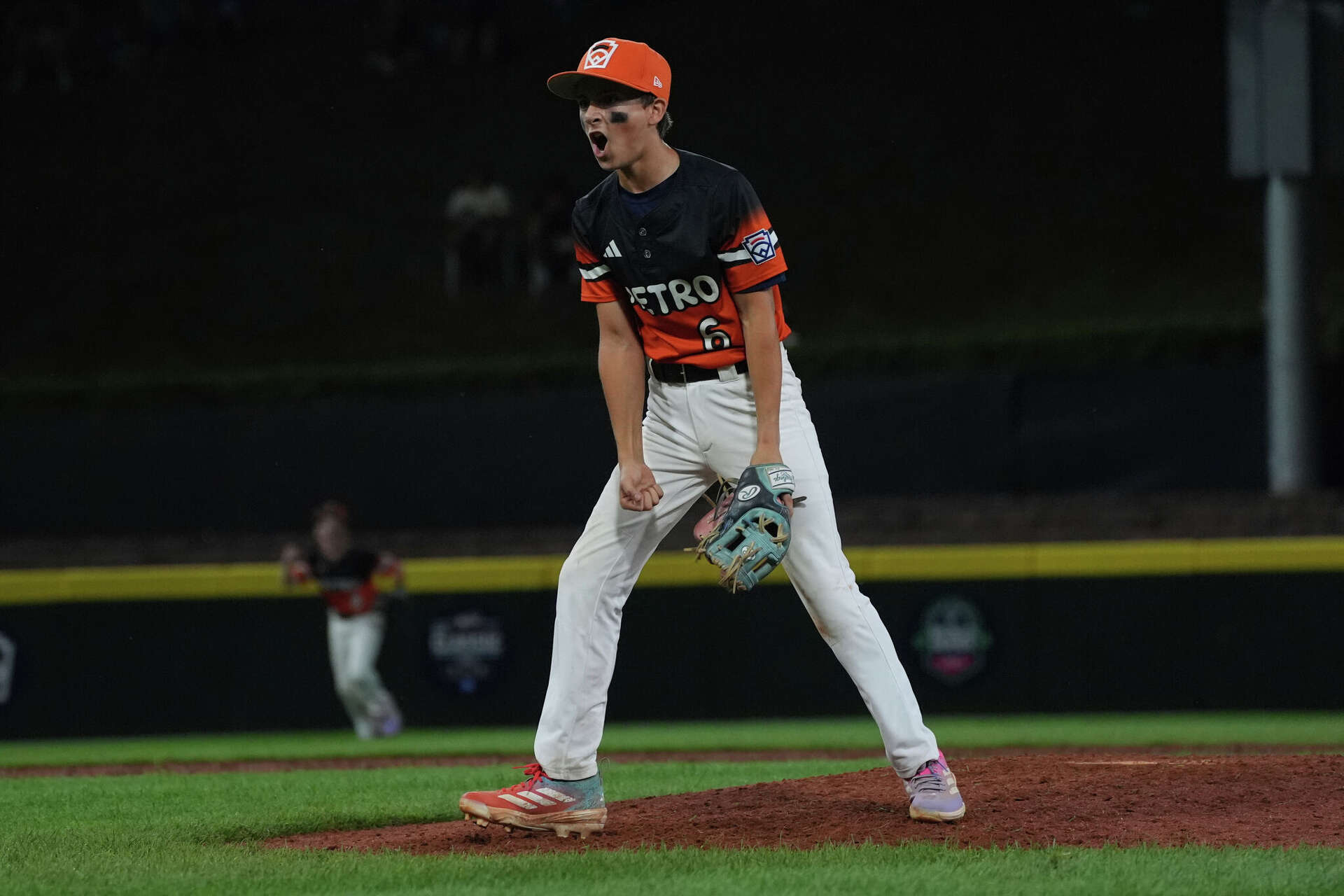 Connecticut Little League defeats Southwest 1-0 in opening LLWS game.