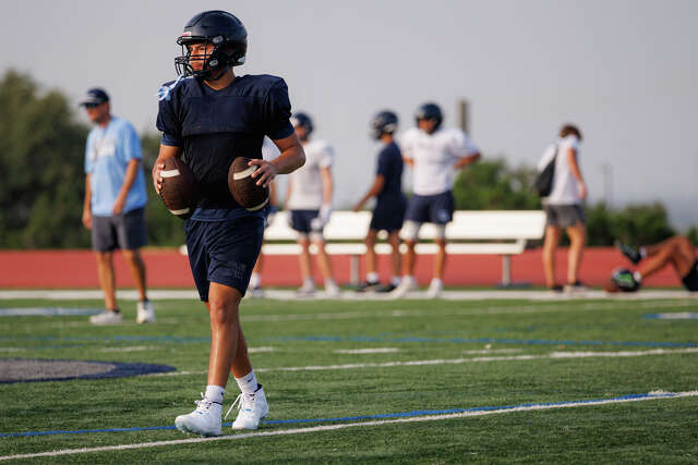 Johnson, Pieper set for Express-News Football Game of the Week