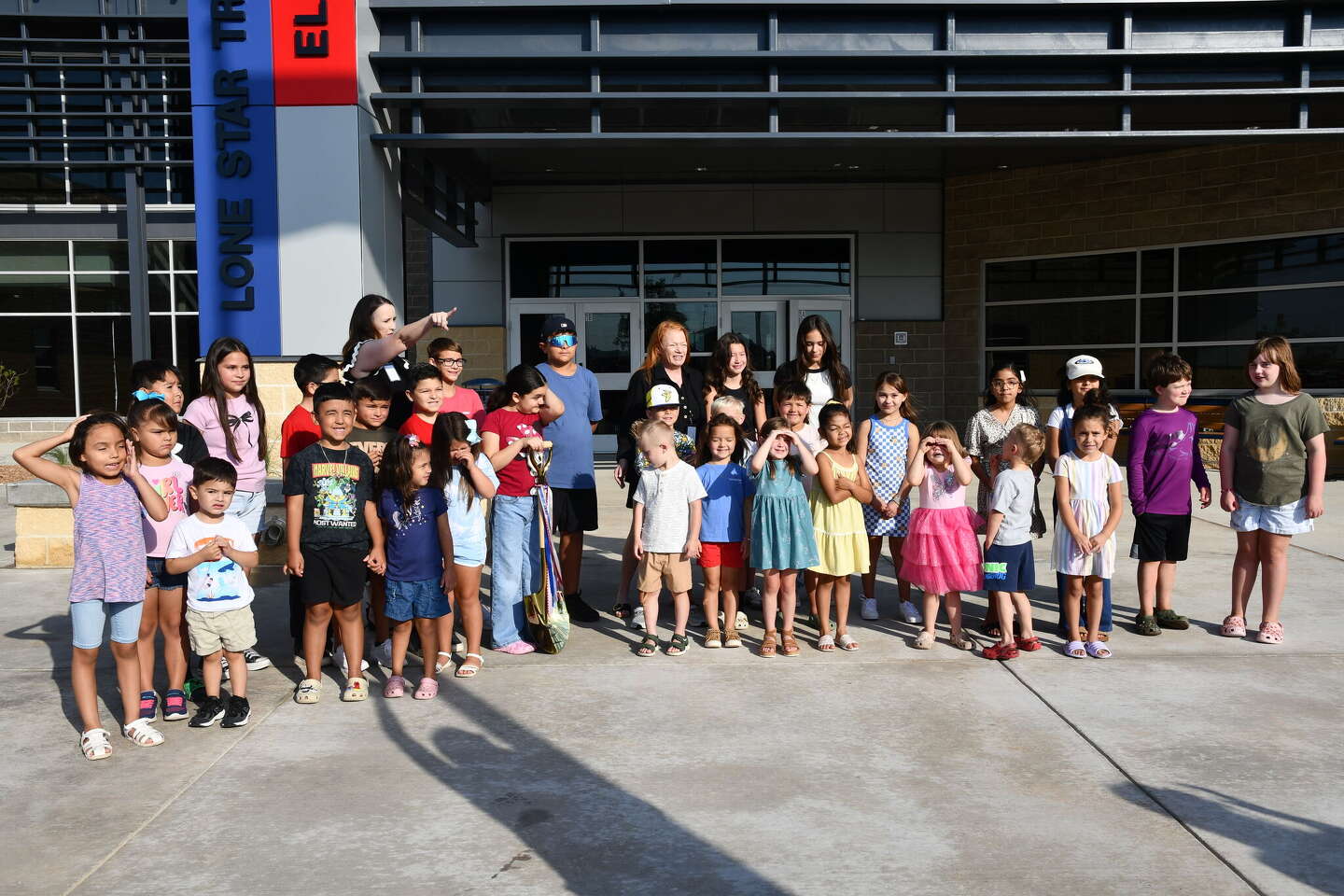 Midland ISD cuts ribbon on Lone Star Trails Elementary
