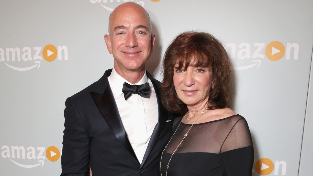 Amazon Billionaire Jeff Bezos' Mother Dies at 78-2 Years After He Moved ...