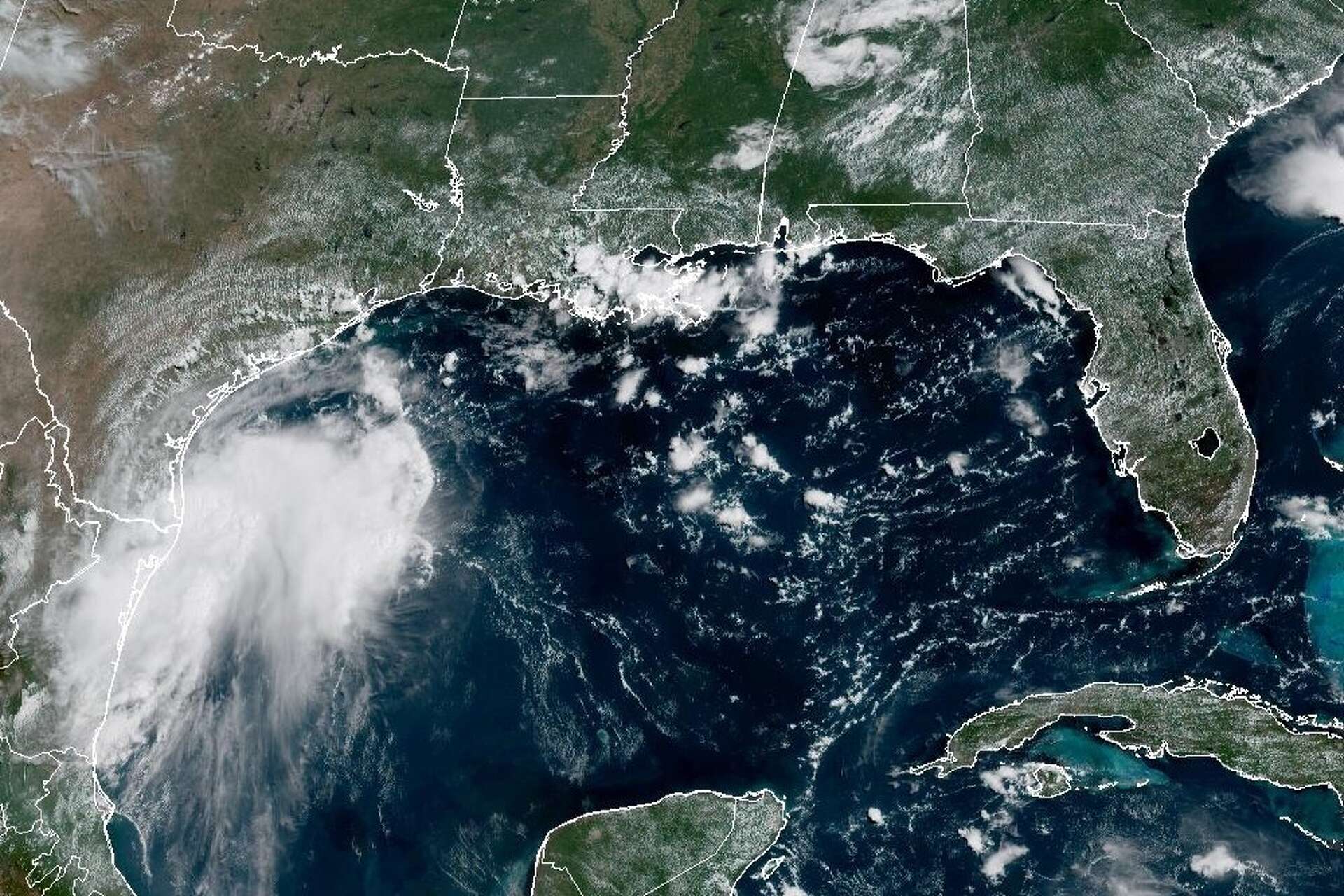 Gulf disturbance nears Texas with 20% chance of getting stronger